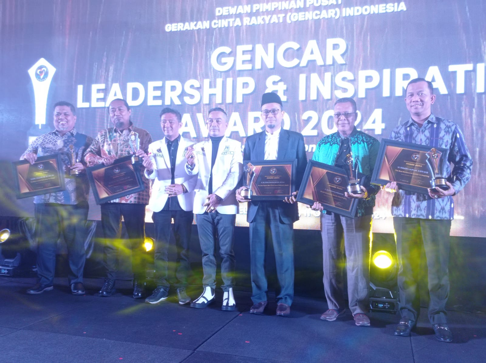 Gelar "Gencar Leadership & Inspirative Award 2024"' Ini Kisah ...